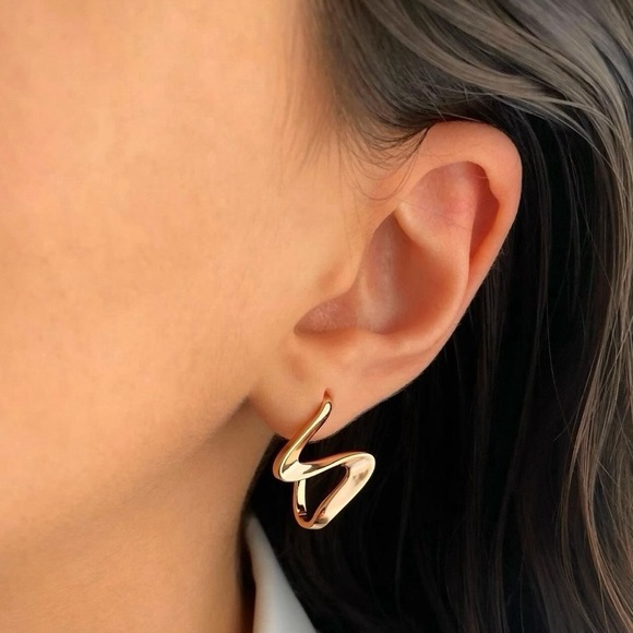 Sc Jewelry | Jewelry | Wavy Stud Earrings 8k Gold Plated Modern ...